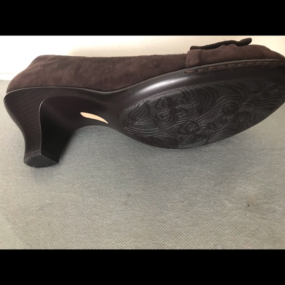 Softspots | Shoes | Comfortiva Softspots Brown Suede Shoes | Poshmark